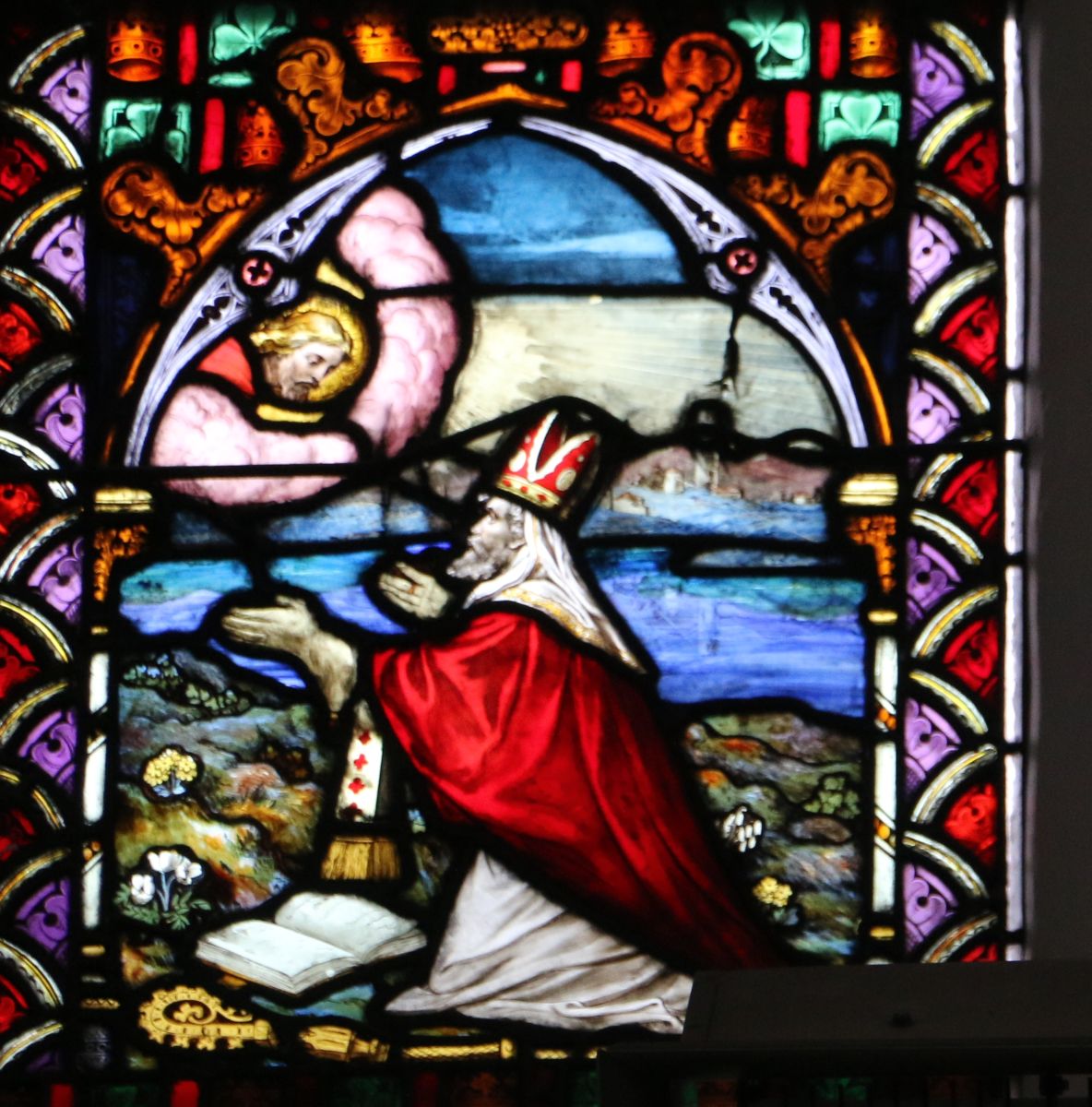 Short Video Presentation on the Stained Glass Windows depicting the ...